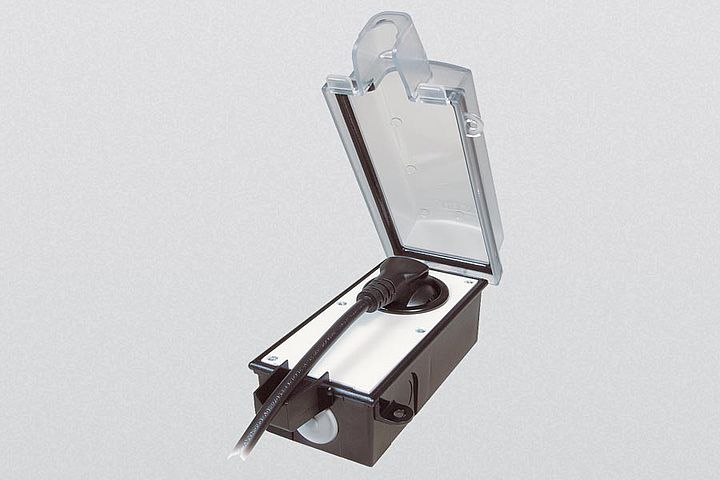 Lockable Outdoor Socket Type 9015: inter BÄR